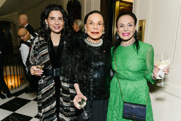 A standing room only concert and black-tie dinner to benefit the Vienna ...